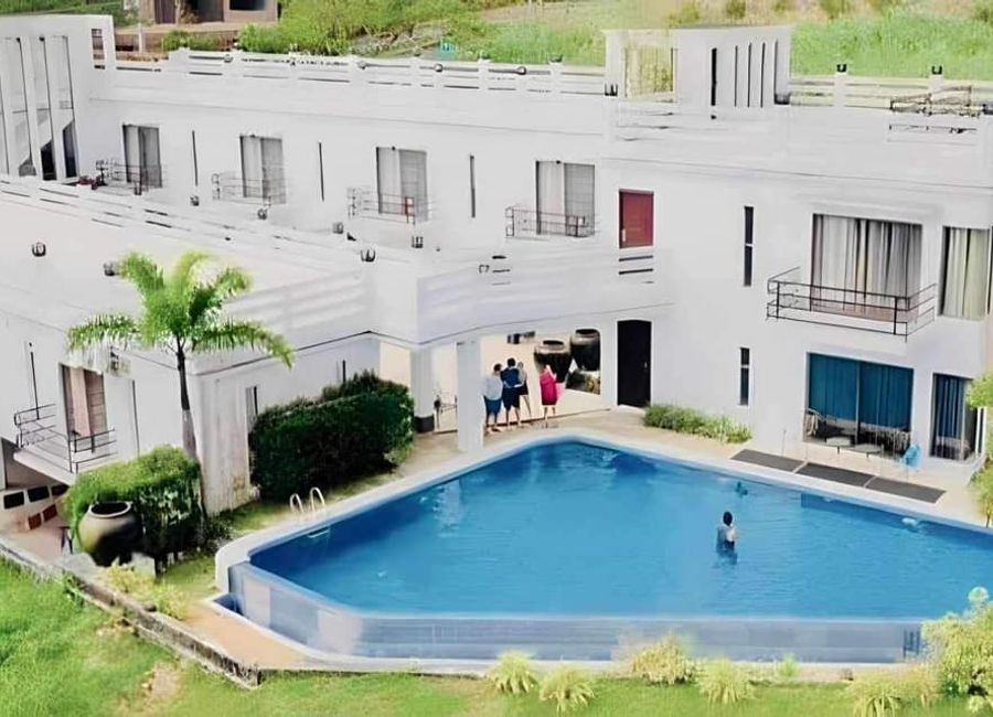 Lux Rest House For Sale in Laurel Batangas Overlooking Taal Ideal For ...