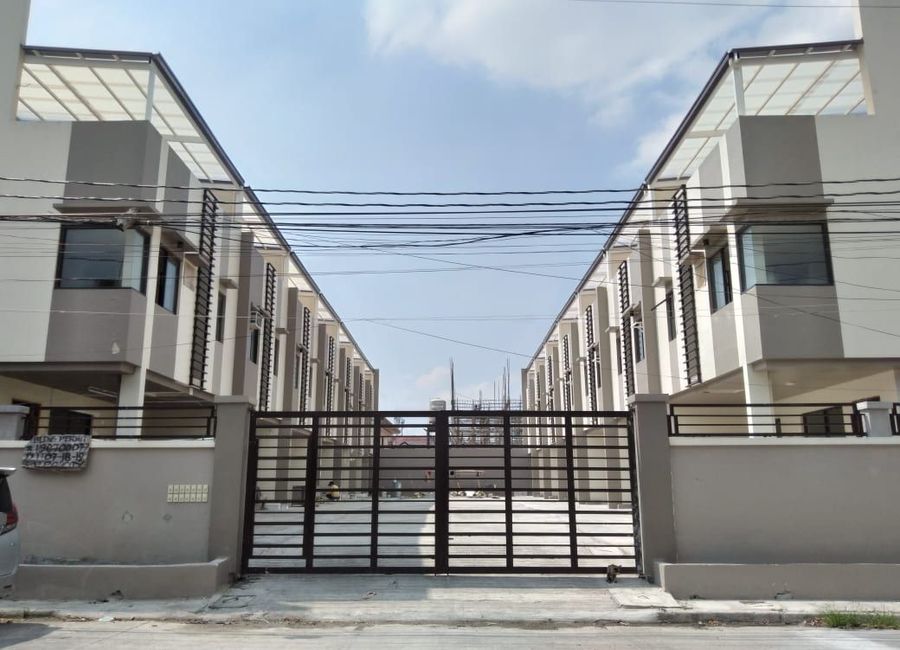13.5M - FOR SALE COMPOUND TYPE TOWNHOUSE -LOCATED AT PARANAQUE CITY ...