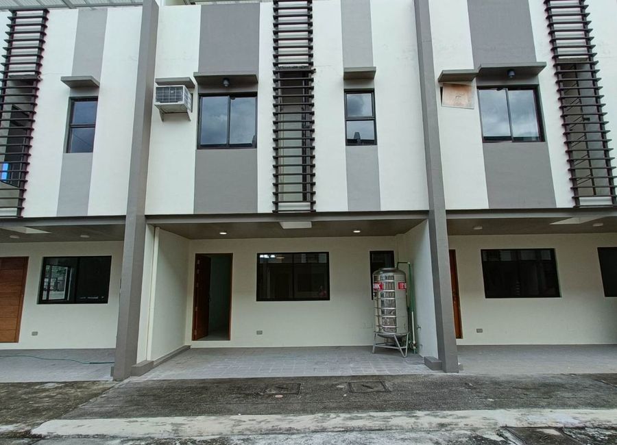 13.5M - FOR SALE COMPOUND TYPE TOWNHOUSE -LOCATED AT PARANAQUE CITY ...