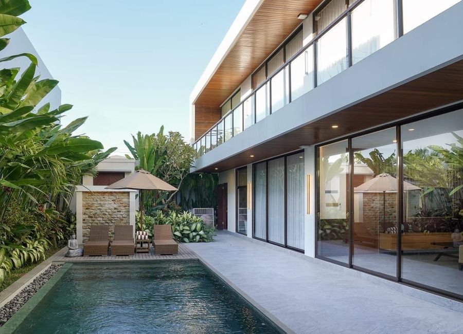 Villa 2 Kamar Tidur dengan Jacuzzi dan Desain Tropis Modern di ...