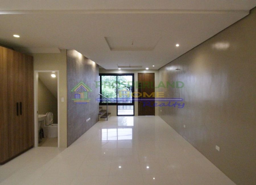 FOR SALE MODERN TOWNHOUSE IN PARAÑAQUE | Lamudi.com.ph
