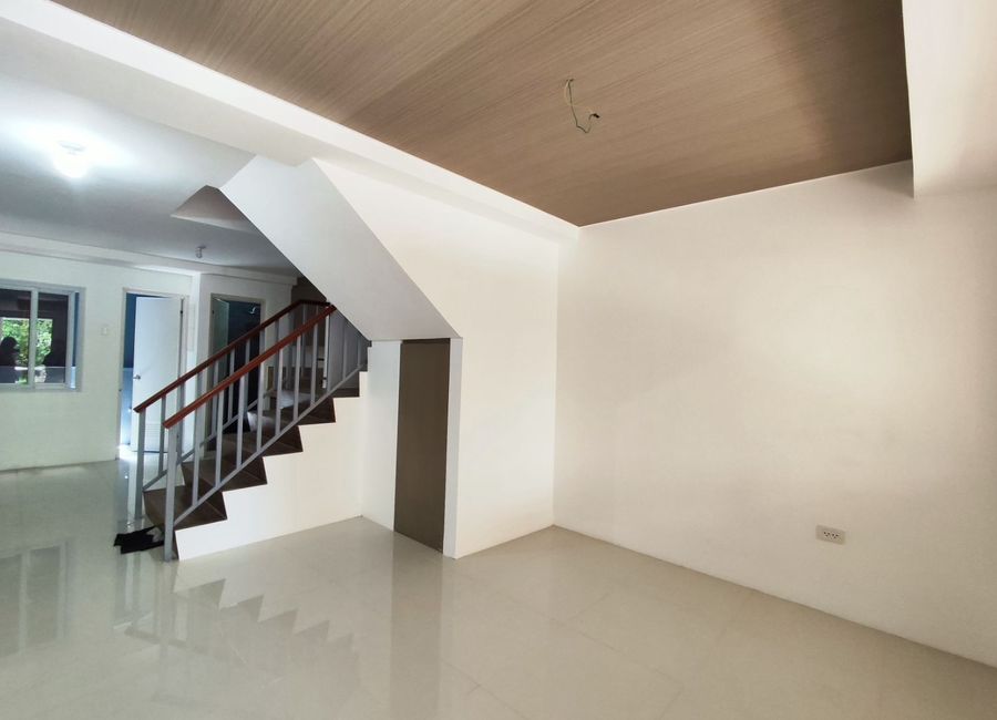 3 Storey Townhouse For Sale in Brgy.Parang Marikina near Champaca rg ...