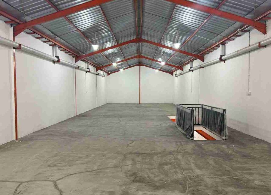 Jual Gudang Kantor mewah di Kalijudan MERR | Lamudi.co.id