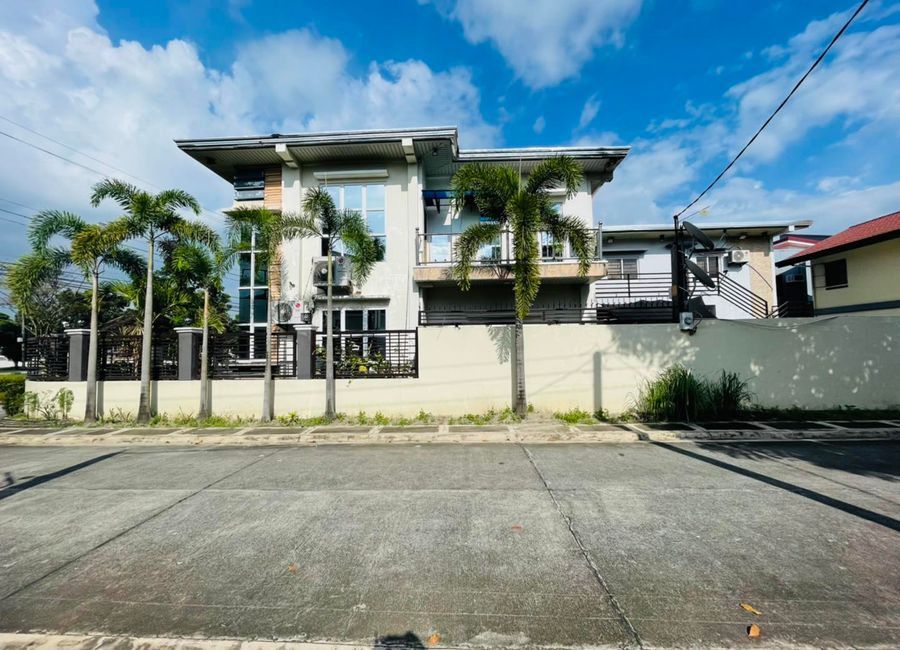 For Sale: House at Clark Manor in Mabalacat City near NLEX | Lamudi.com.ph