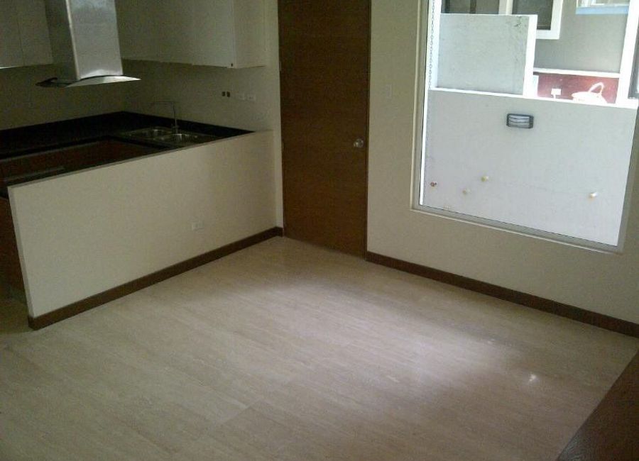 4 Bedroom Townhouse with 3 Parking for Rent in Mahogany Place 2, Taguig ...