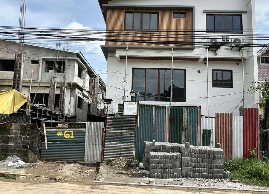 PRESELLING 3 Storey Single Attached Townhouse For Sale in Holy Spirit Q ...