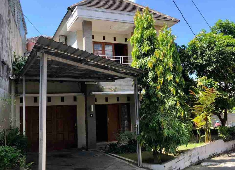 DIJUAL CEPAT RUMAH MEWAH 2LANTAI LAHAN LUAS DALAM AREA PERUMAHAN KOTA ...