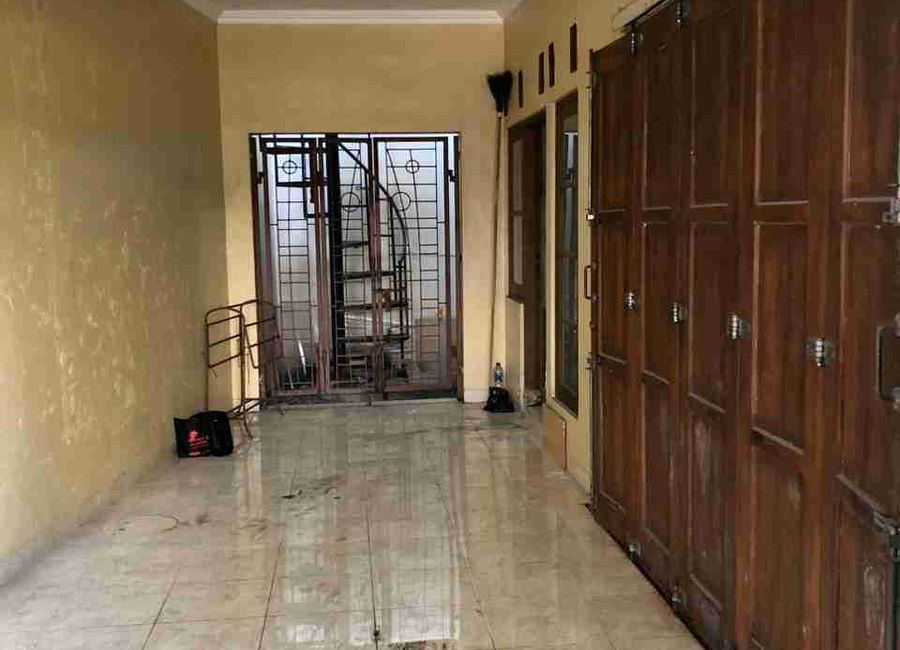 DIJUAL CEPAT RUMAH MEWAH 2LANTAI LAHAN LUAS DALAM AREA PERUMAHAN KOTA ...