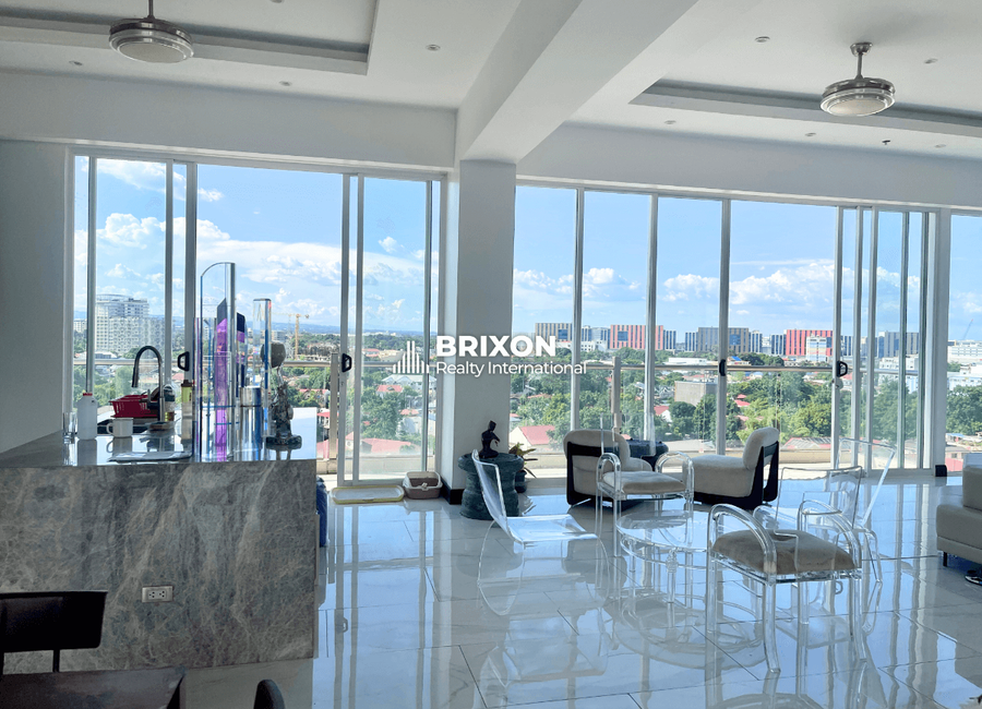 Luxury Penthouse with Private Pool & Panoramic Views Clark Angeles City ...