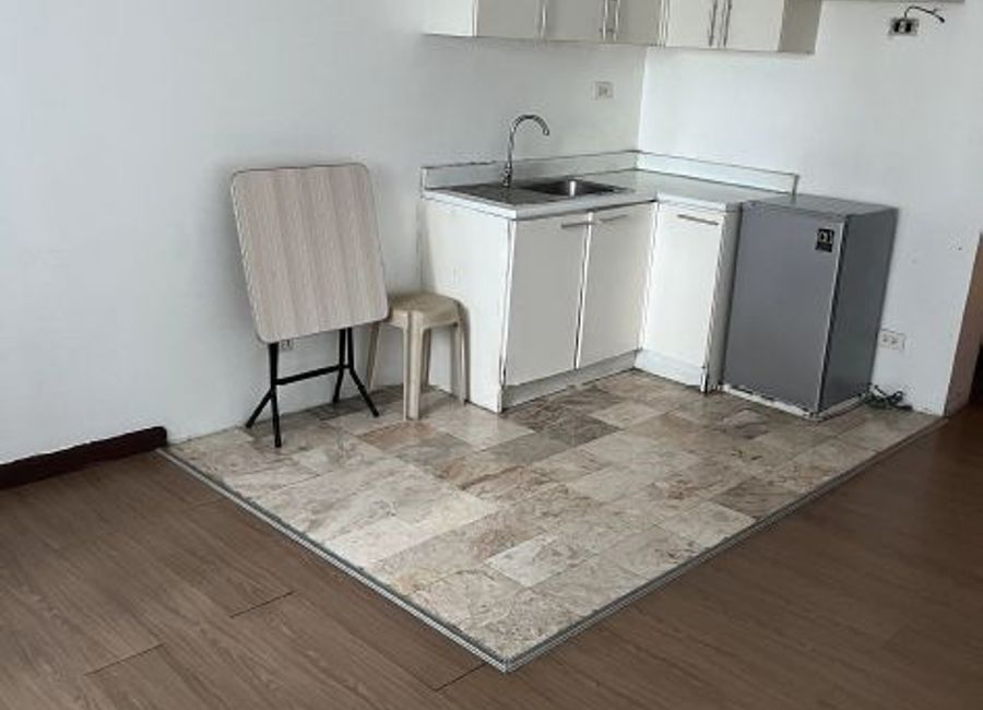 Studio Type Condo Unit for Rent in Paranaque | Lamudi.com.ph