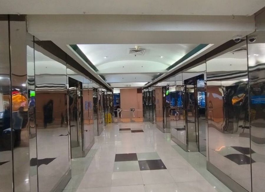Office Bare Space For Rent in Cyber One Fashion Mall at Eastwood City ...
