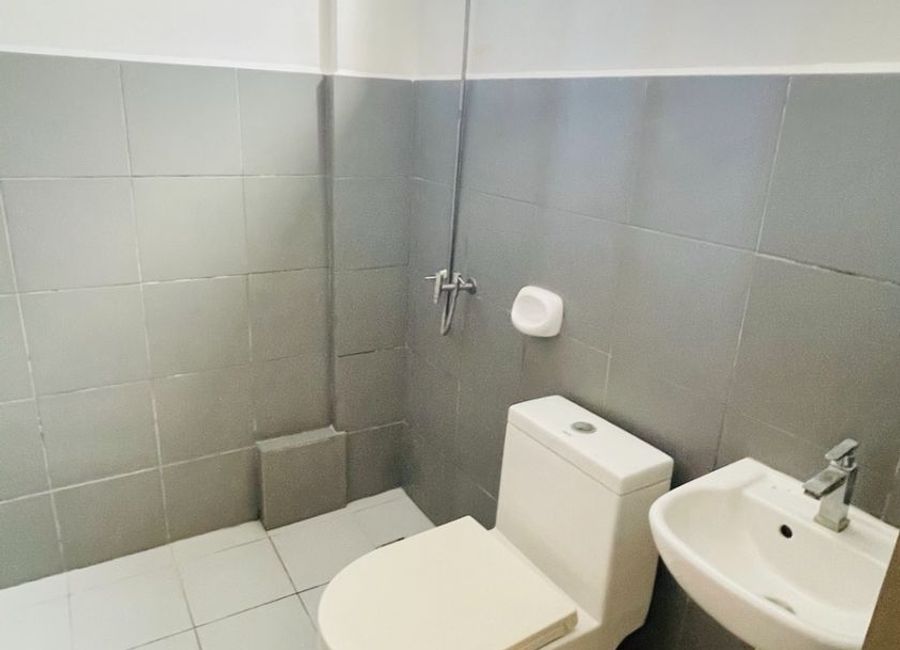 For Sale 9M Townhouse Unit Near SM BF Located in BF Homes Paranaque ...