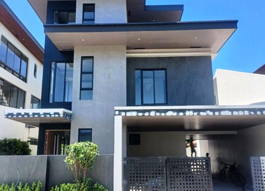 FOR SALE! 37.2M 3Storey House and Lot in BF Homes-AP | Lamudi.com.ph
