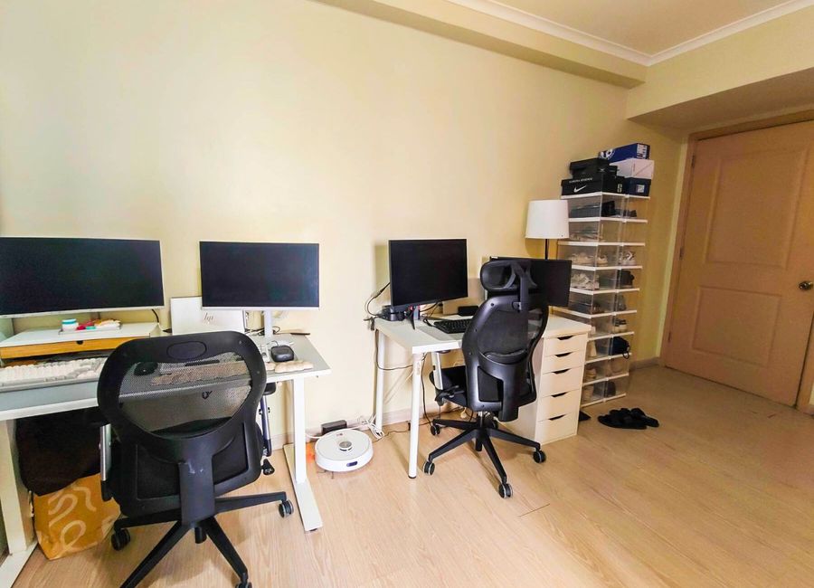 FOR SALE! Studio Unit in South of Market, BGC, Taguig City | Lamudi.com.ph