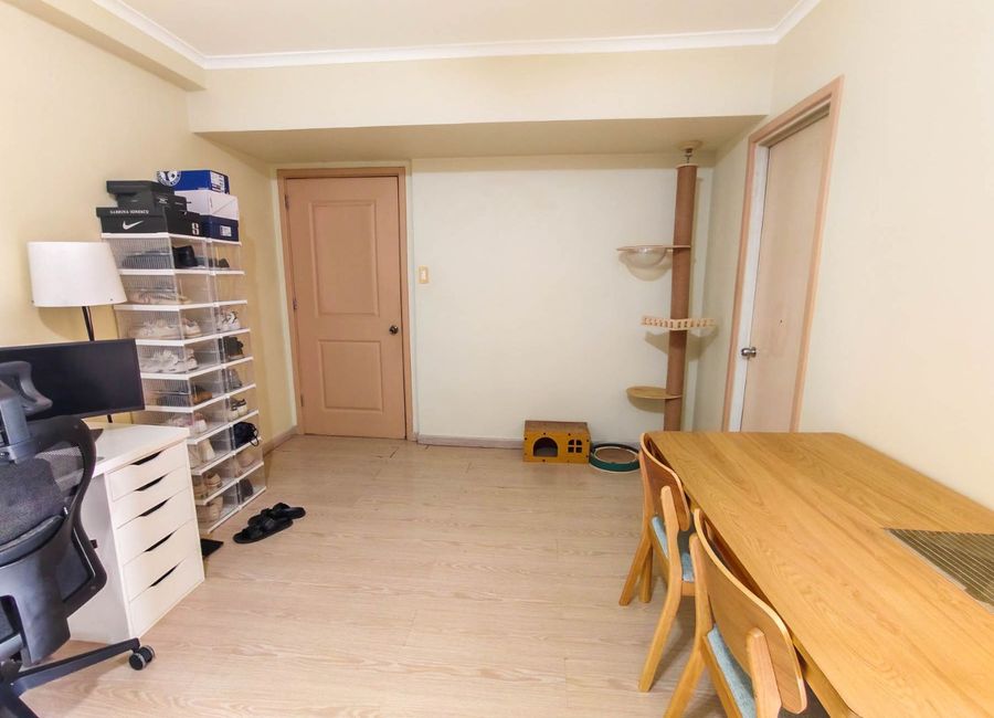 FOR SALE! Studio Unit in South of Market, BGC, Taguig City | Lamudi.com.ph