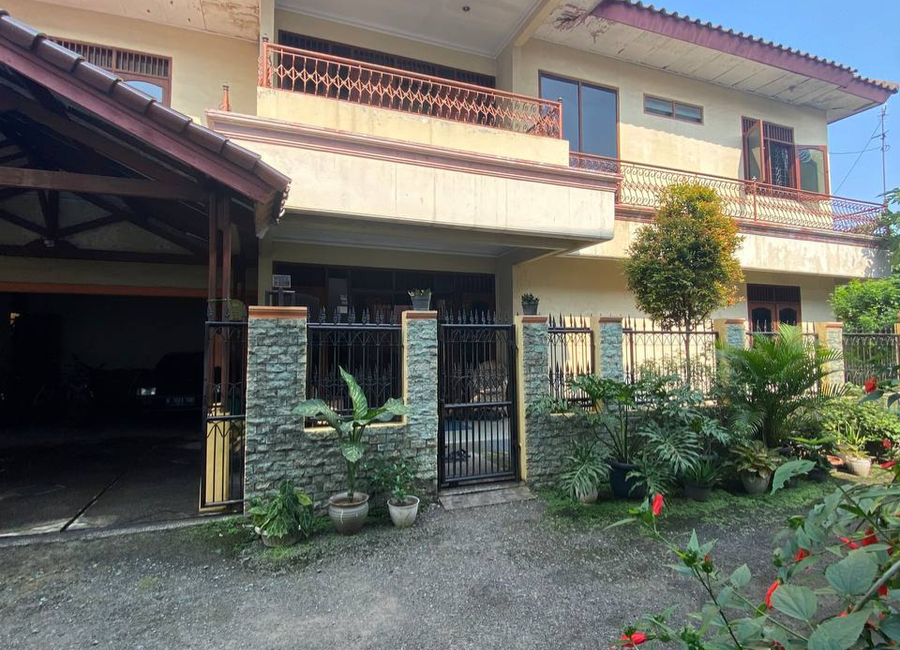 Rumah Bagus dan Luas di Komplek Duren Sawit Jakarta | Lamudi.co.id