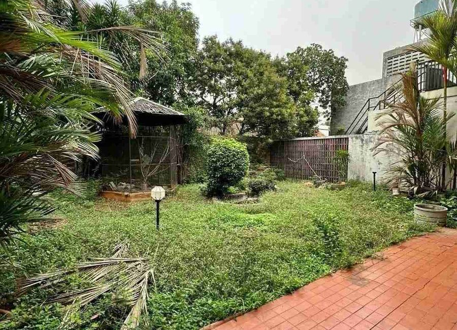rumah lama 2 lantai hitung tanah selangkah ke jalan arteri pondoh indah ...