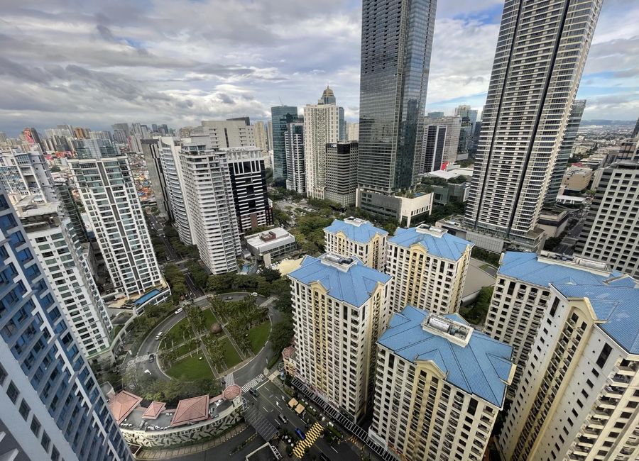 PRICE NEGOTIABLE! Newly Renovated 2BR Condo at Bellagio Tower 3, BGC ...