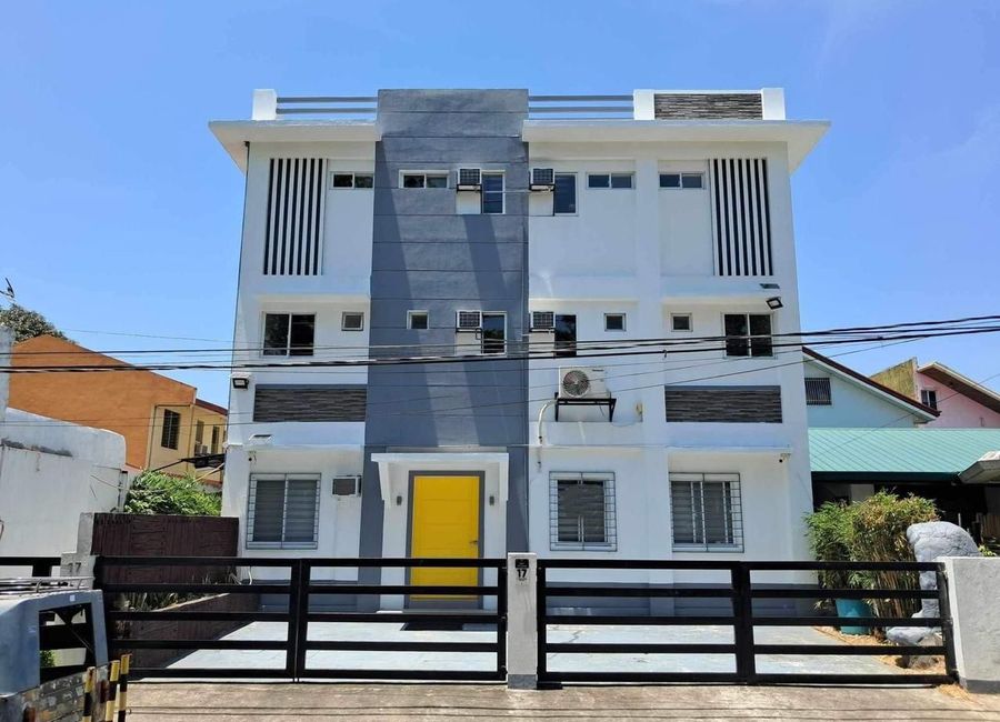 3-storey Building with Roofdeck in DBP Village, Las Pinas | Lamudi.com.ph