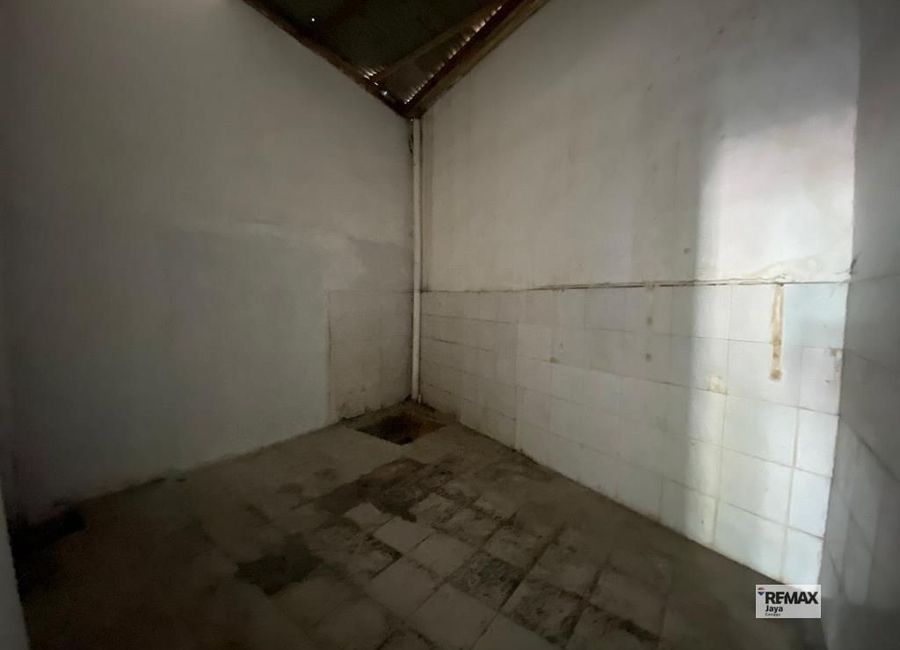 Prime Two Storey Shophouse For Rent In Kuta | Lamudi.co.id