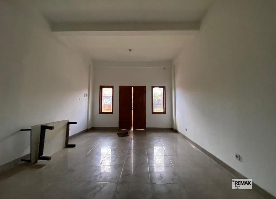 Two Storey Shophouse For Rent In Kuta | Lamudi.co.id
