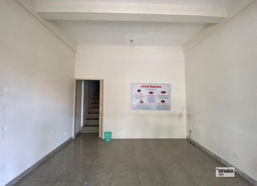 Two Storey Shophouse For Rent In Kuta | Lamudi.co.id