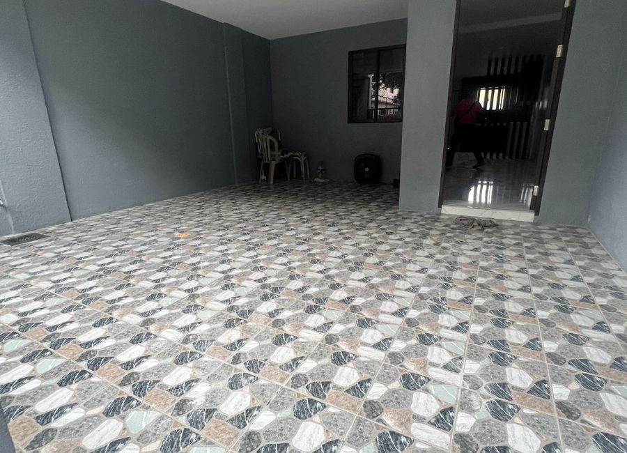 For Sale 3 Storey Townhouse in Town & Country Exce Village Mayamot ...