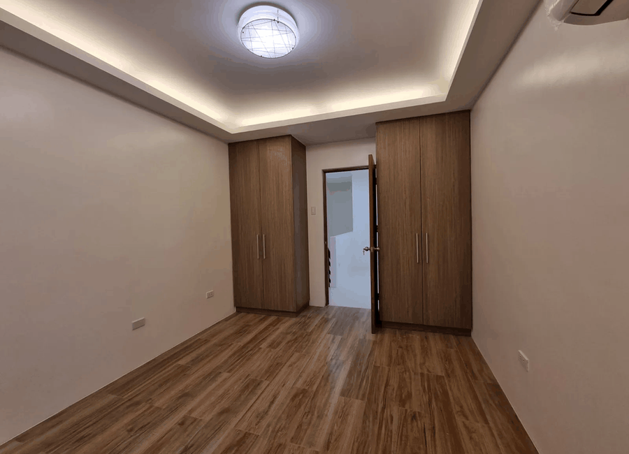 3 Storey 3 Bedroom townhouse with 2 Car Garage and Maids Room For Sale ...