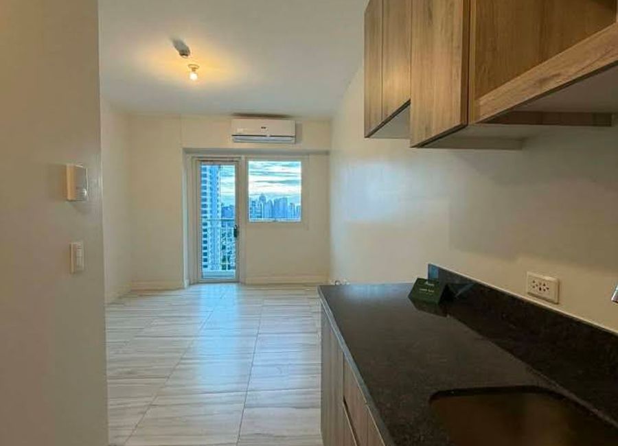 Studio Unfurnished with Balcony For Rent Maven Capitol Commons Pasig ...