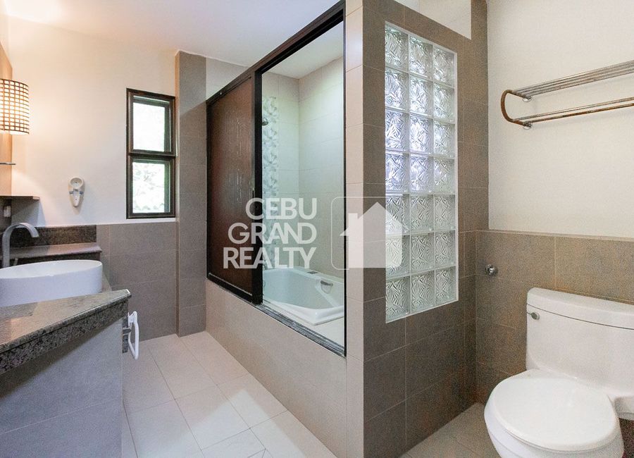 Spacious 4 Bedroom House with Swimming Pool for Rent in Maria Luisa ...