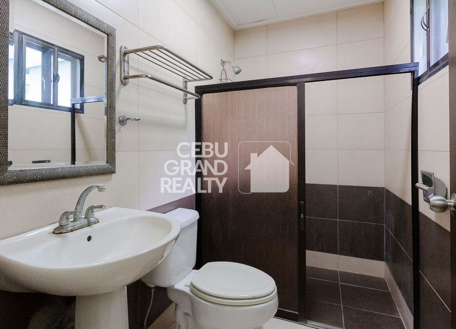 Spacious 4 Bedroom House with Swimming Pool for Rent in Maria Luisa ...