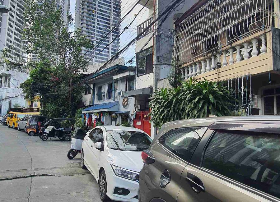 Prime Development Lot Beside Rockwell | Guadalupe Viejo, Makati ...