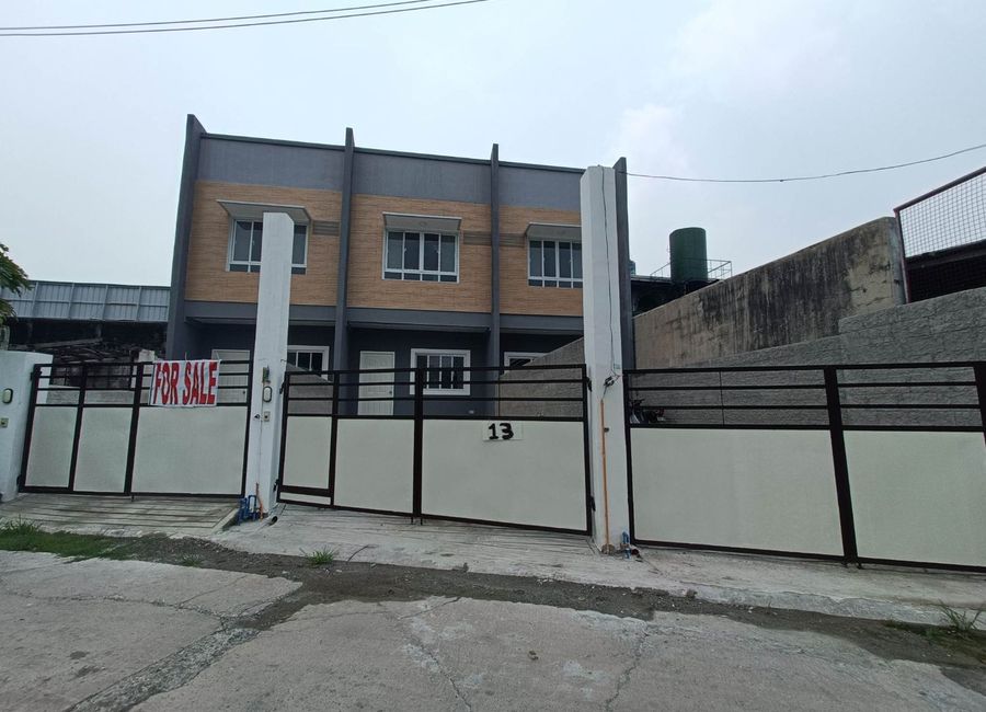 3 Bedrooms Townhouse for Sale in Sun Valley Paranaque - JB | Lamudi.com.ph