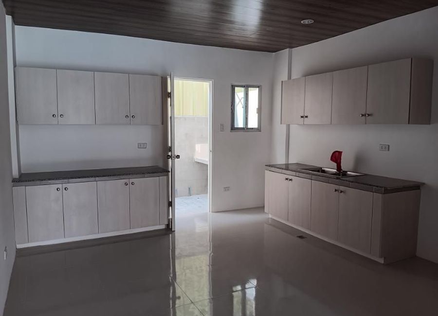 3 Bedrooms Townhouse for Sale in Sun Valley Paranaque - JB | Lamudi.com.ph