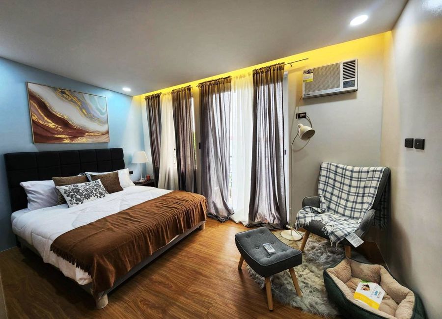 Near West Service Road Townhouse for Sale in Merville Village Paranaque ...