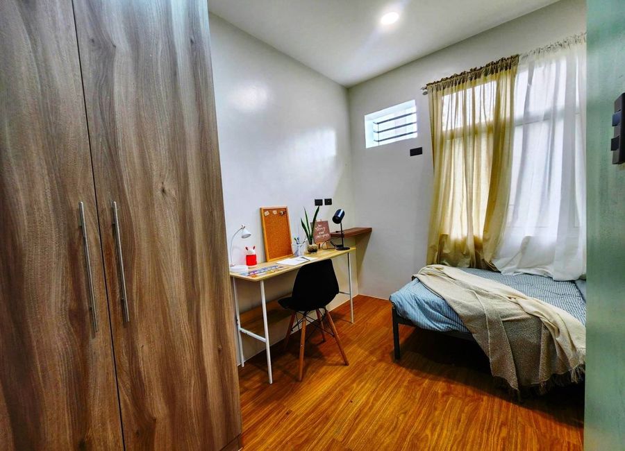 Near West Service Road Townhouse for Sale in Merville Village Paranaque ...