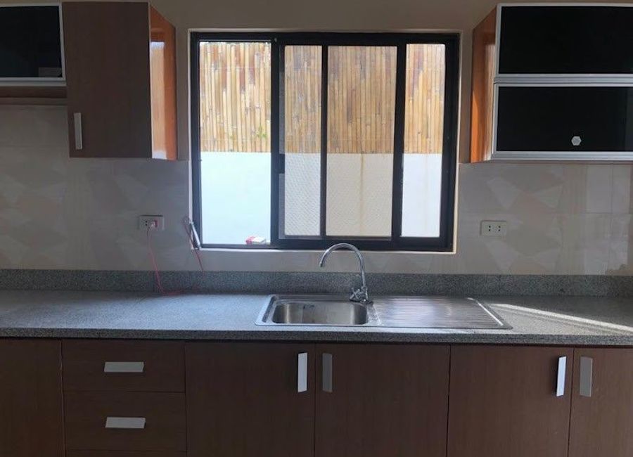 For lease 5br house in Merville Park | Lamudi.com.ph