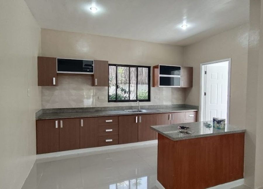 For lease 5br house in Merville Park | Lamudi.com.ph