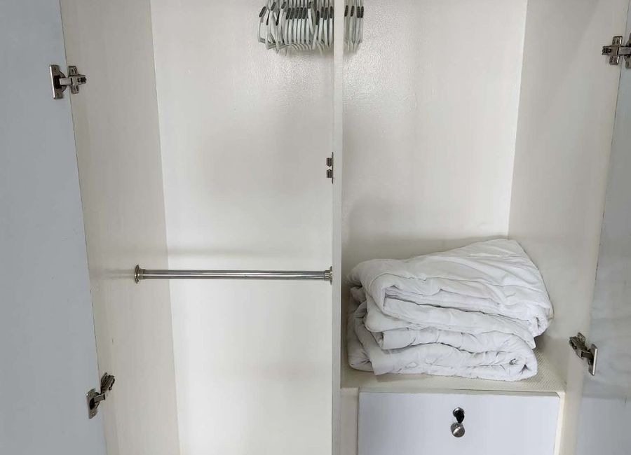 Fully Furnished Studio at The Columns Makati – Legazpi Village | 30sqm ...