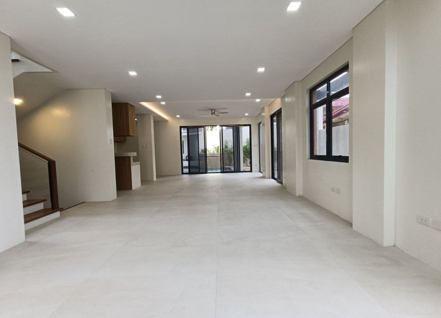 Two Storey Residential House and Lot with Attic Near SLEX For Sale in ...