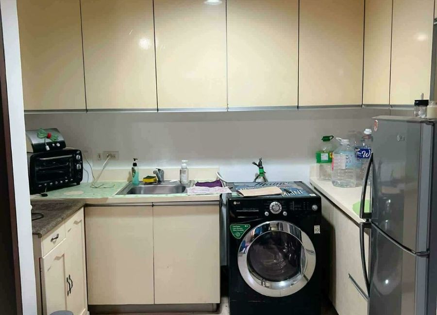 Big studio unit fully furnished and interiored FOR SALE with great ...