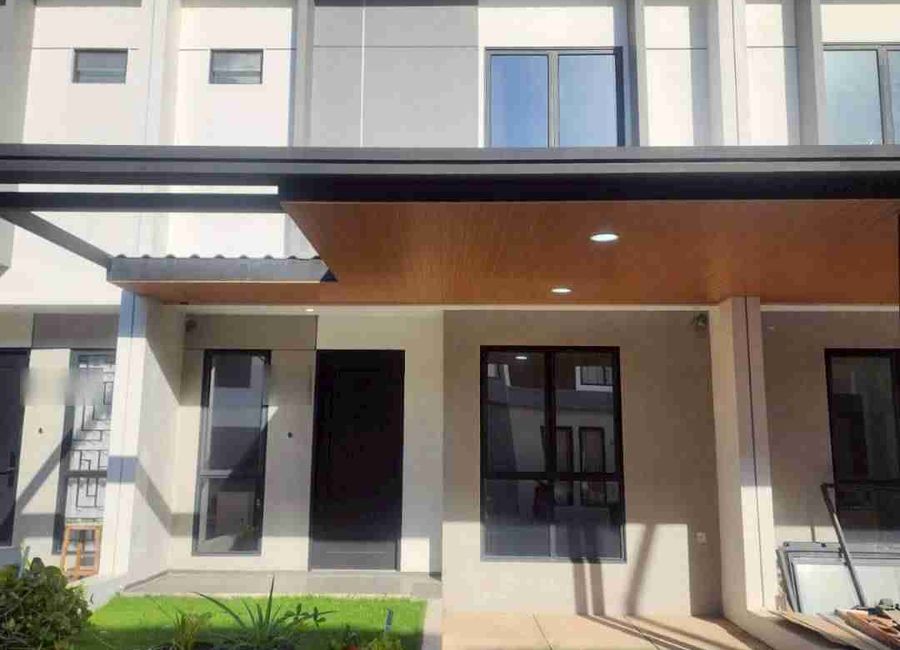 DISEWAKAN !! Rumah baru 2 lantai Diamond Pavillion Dekat Mega Mall ...