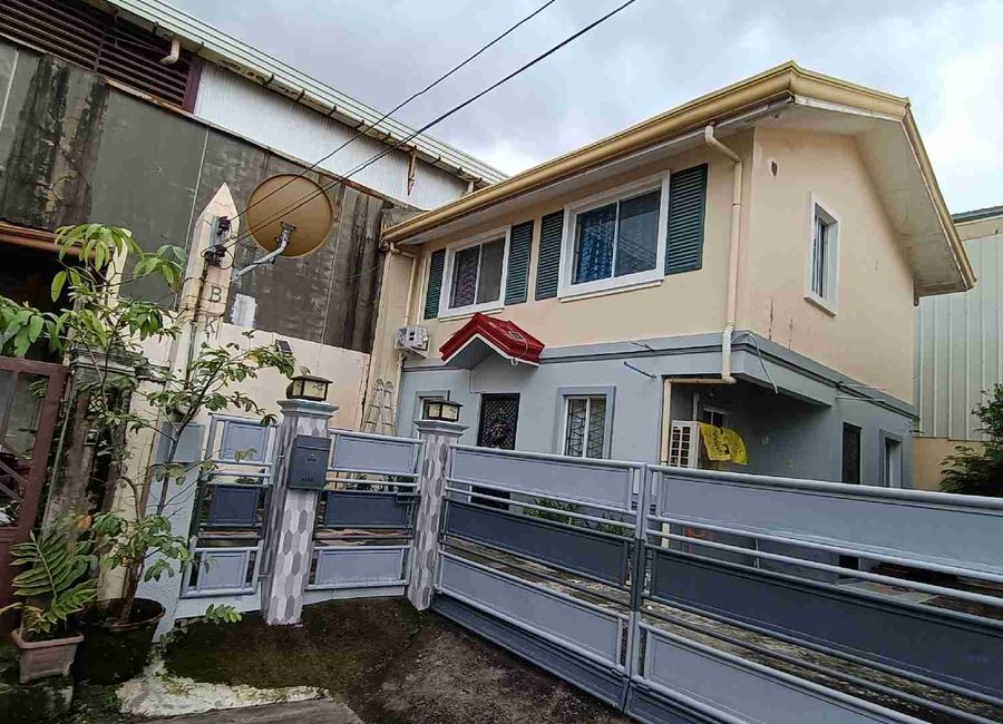 SINGLE ATTACHED HOUSE WITH 4 BEDROOMS INSIDE SUBDIVISION | Lamudi.com.ph