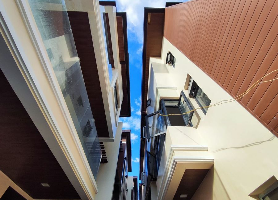 15M Modern Townhouse for Sale in Brgy Culiat Quezon City 4 Bedrooms ...