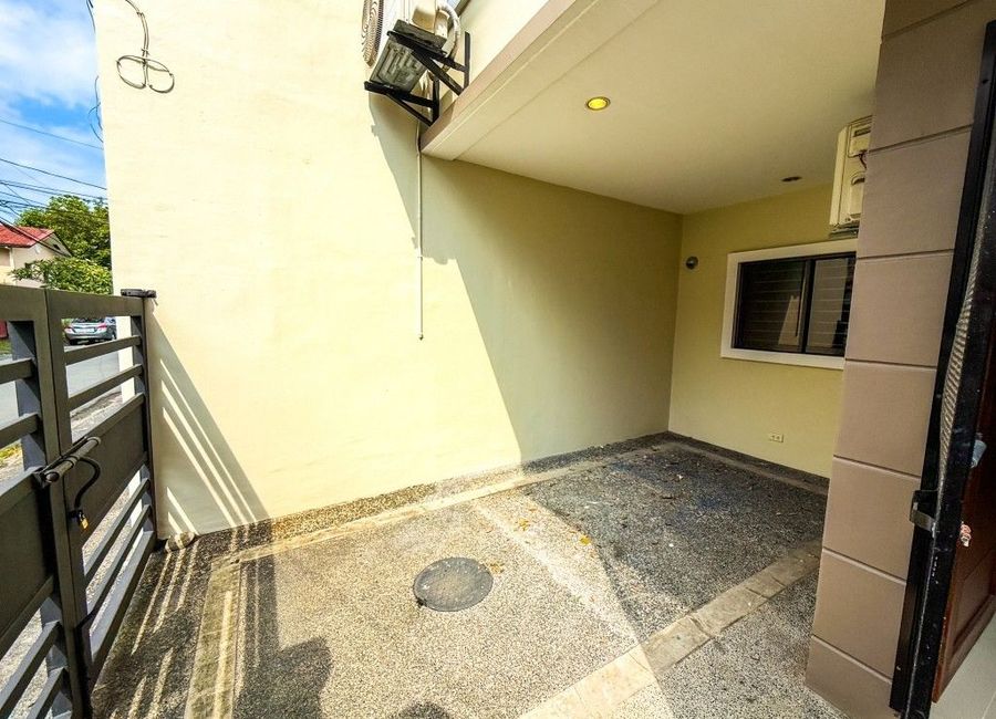 Fully Renovated 3-Storey House & Lot for sale in Pilar Village, Las ...