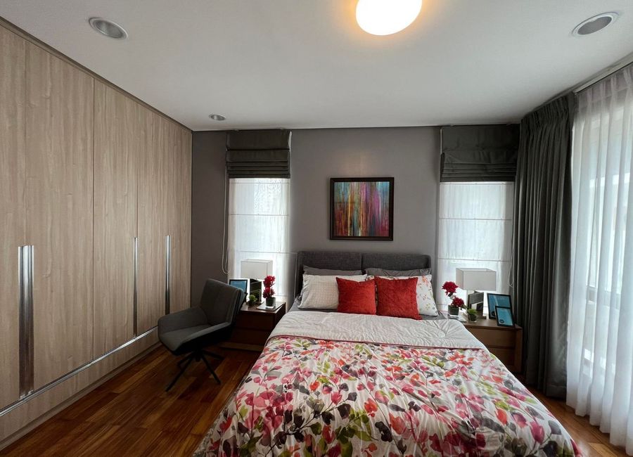 Manila Brandnew Townhouse w/ Home Lift near University Belt, Accessible ...