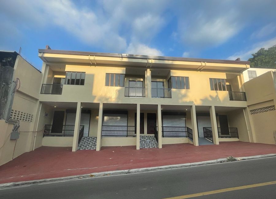 Commercial For Sale 2 Storey Townhouse 2 Bedrooms near Champaca rg ...