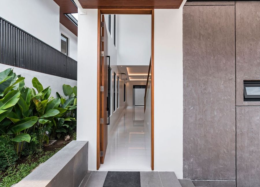 320 sqm 5BR House for Sale at BF West Executive Village | Lamudi.com.ph