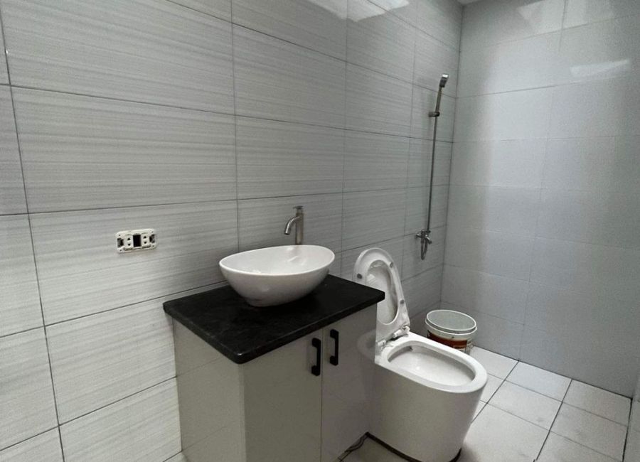 15M- 3 STOREY TOWNHOUSE TRIPLEX UNIT w/ 4 BEDROOMS PLUS CLOSET , FOR ...