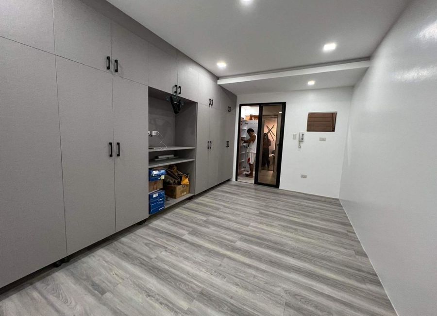 15M- 3 STOREY TOWNHOUSE TRIPLEX UNIT w/ 4 BEDROOMS PLUS CLOSET , FOR ...